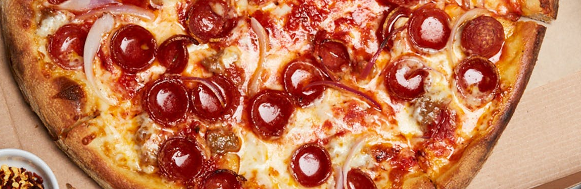 The Goldbelly Guide to Regional Pizza Styles | Goldbelly BlogGoldbelly Blog