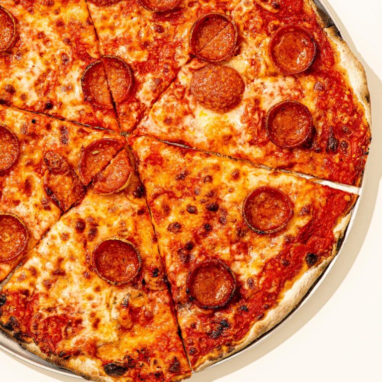 What is New Haven Apizza and What Makes it So Good? | Goldbelly Blog