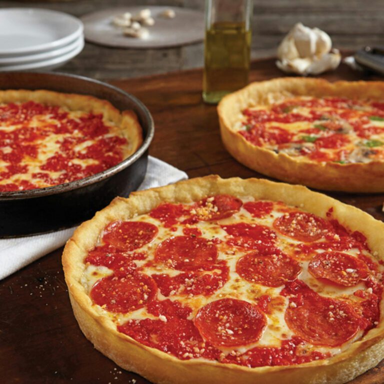 A Guide to Chicago-Style Pizza 🍕